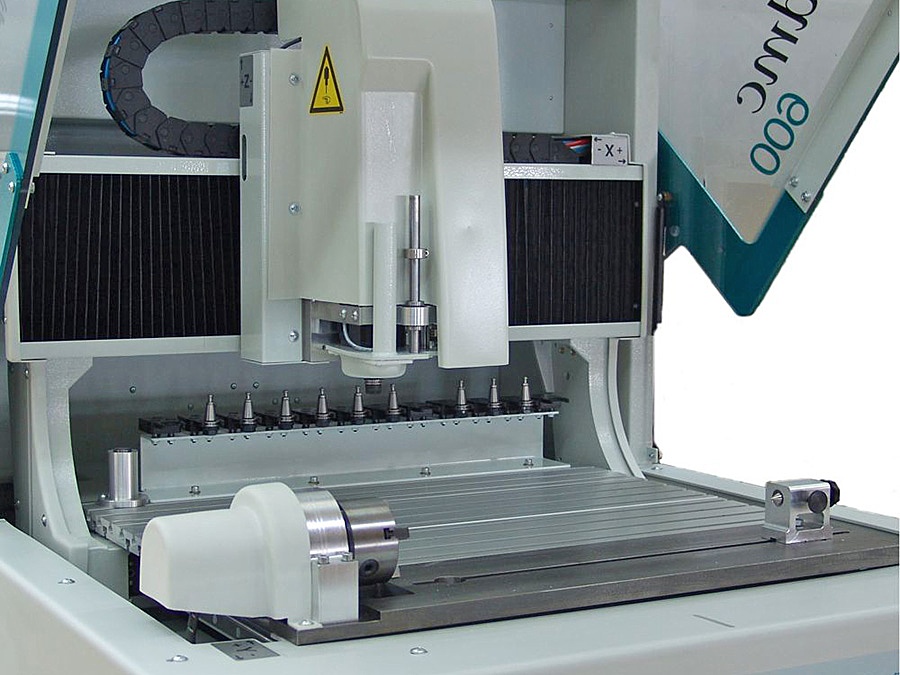 ยี่ห้อ Charlyrobot รุ่น DMC